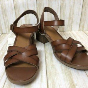 Universal Thread | Shoes | Universal Thread Corrie Block Heel Pumps ...